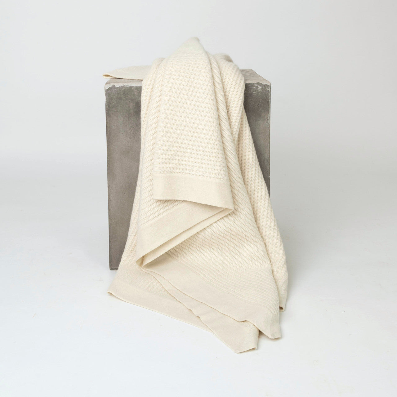 Cream Fisherman's knit cashmere throw by Hangai Mountain Textiles